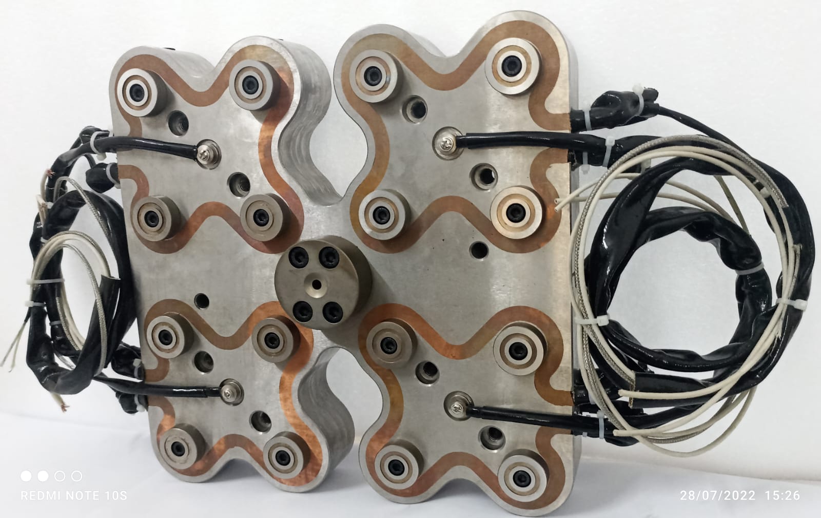 Multi Tip Nozzles – Hi-Tech Hot Runner Solutions